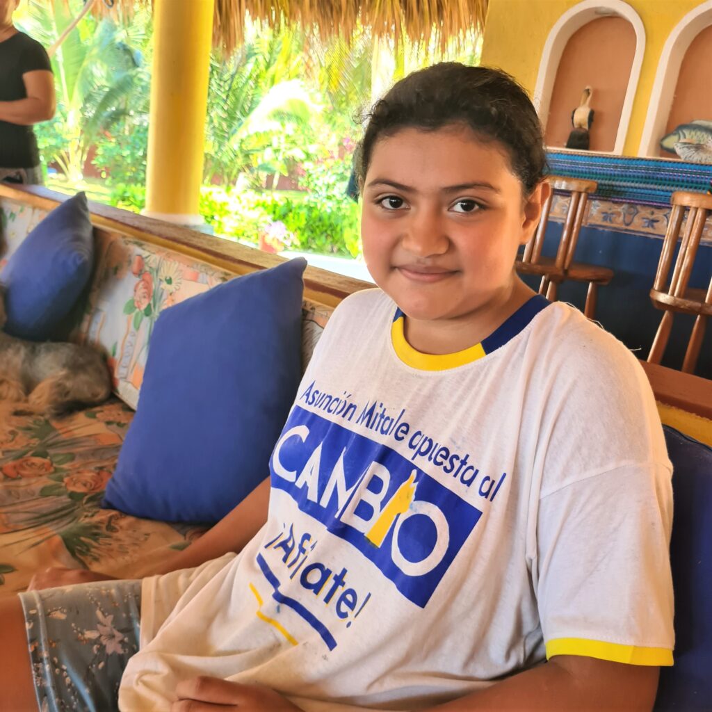 Sponsorship program for kids in Barra de Santiago - Airline Ambassadors ...