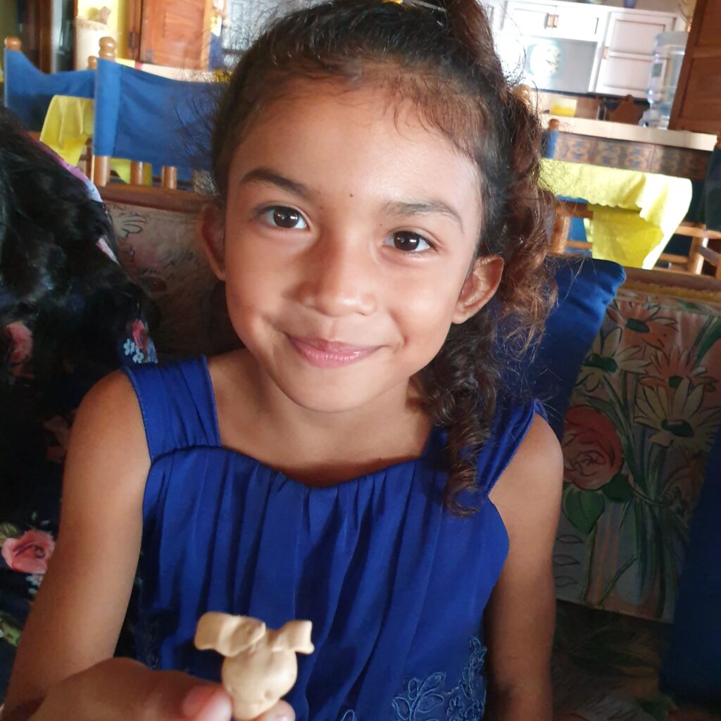 New backpacks for the Kids in Barra de Santiago - Airline Ambassadors ...